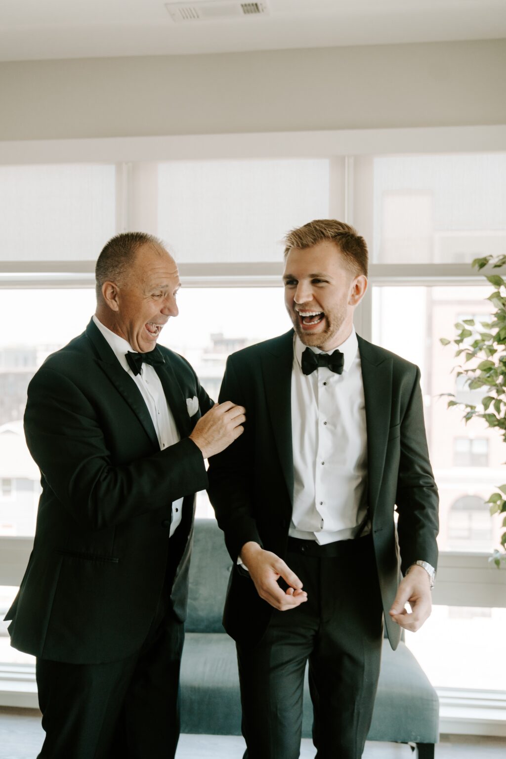 A Modern Artists for Humanity Epicenter Wedding | Melissa & Bryan ...